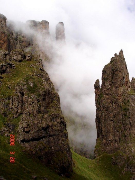 Gallery - Category: Northern Berg Passes - Image: Mweni Pass - vertical ...